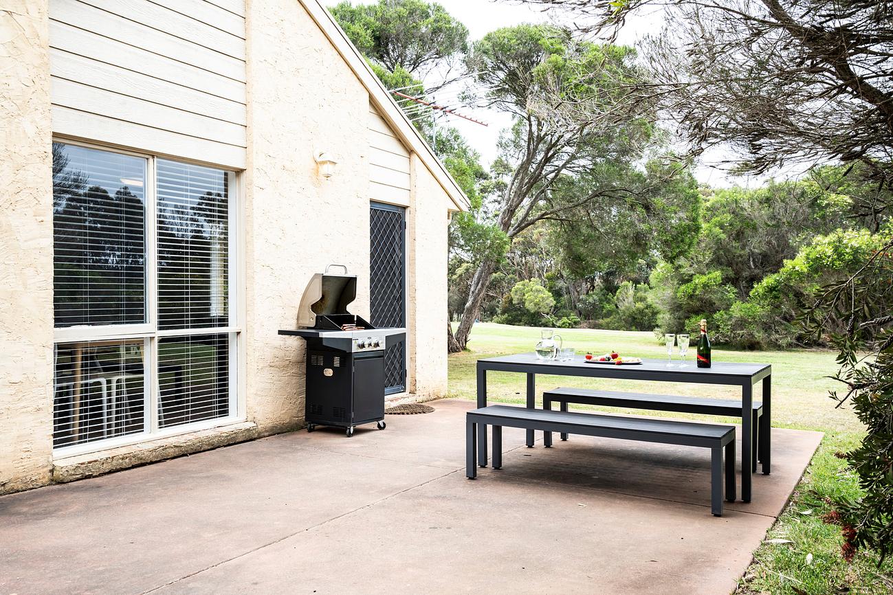 Bells Beach Cottages - Cottage for Rent in Bells Beach, Great Ocean Road, VIC, AU | Riparide