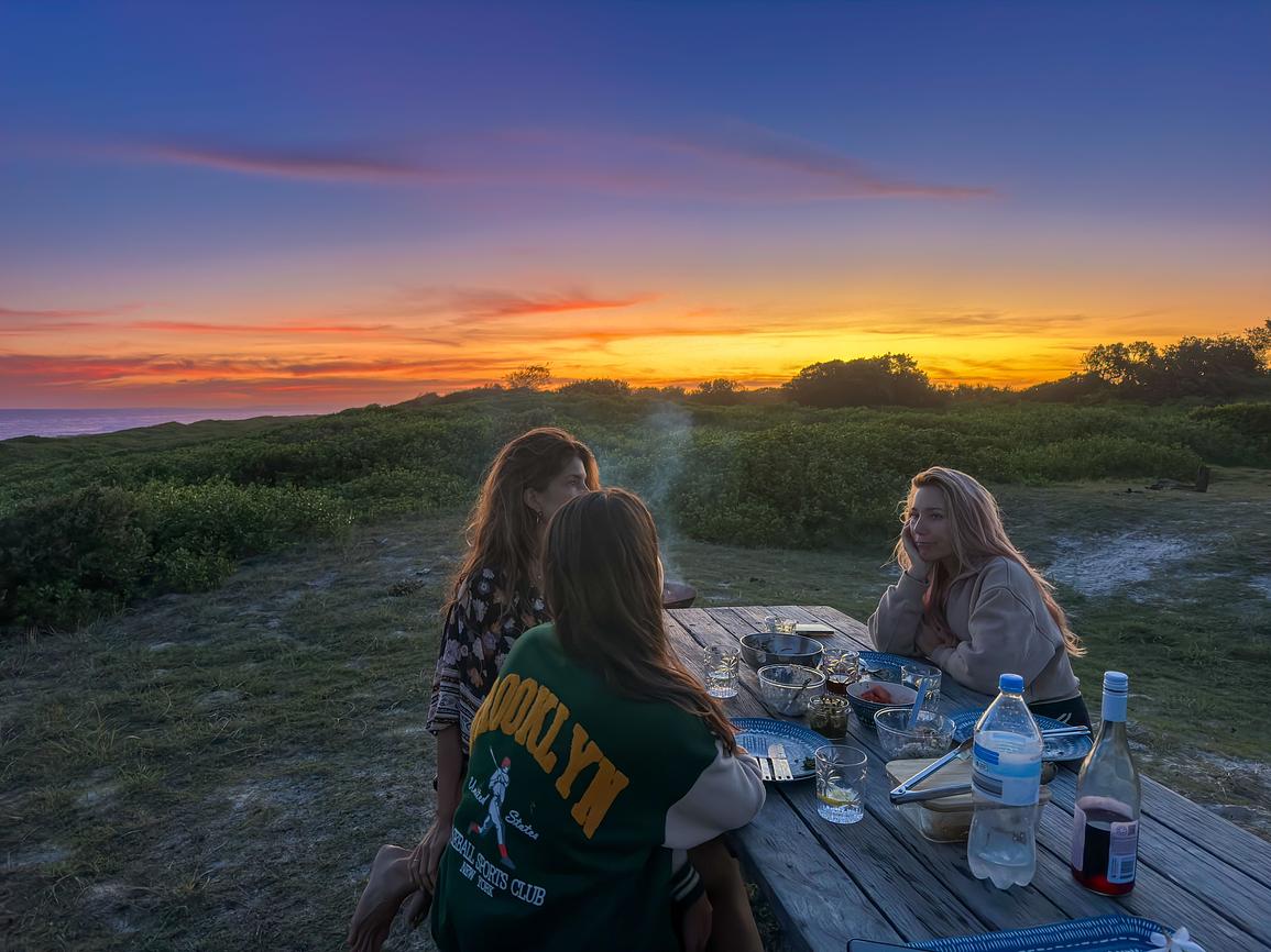 Sunset beachside dinner | Riparide
