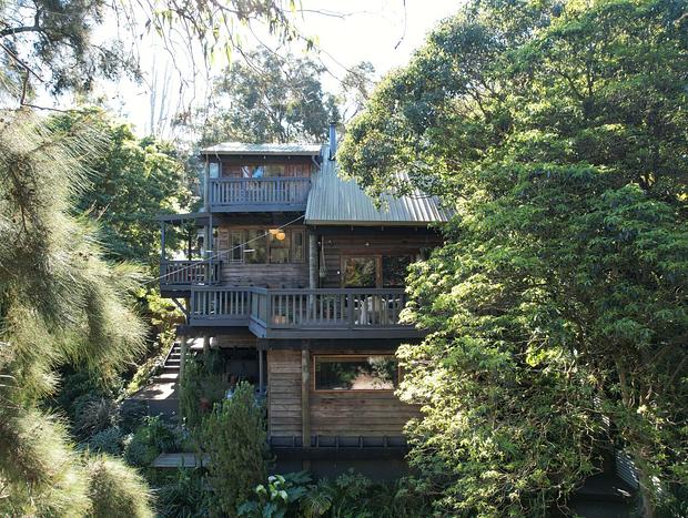Redwood The Tree House - House for Rent in Nungurner, Gippsland, VIC ...