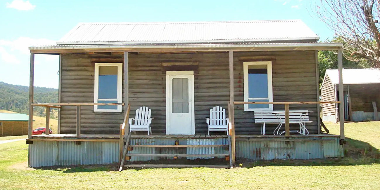 Matilda's Cottage - Cottage for Rent in Buchan, Gippsland, VIC, AU ...