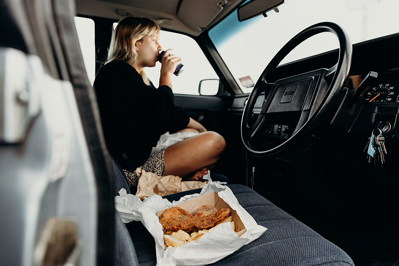 Fish & Chips on the beach (In the car) | Riparide