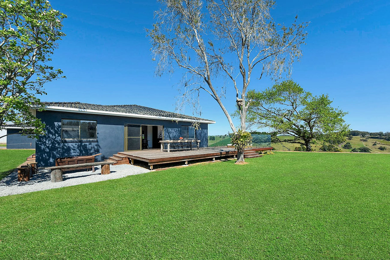Hilltop Farm Stay - House for Rent in Comboyne, North Coast, NSW, AU ...