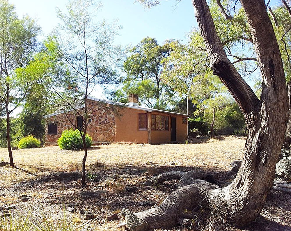 Saddlers Cottage Woodland Retreat - Cottage for Rent in Ulan, Country ...