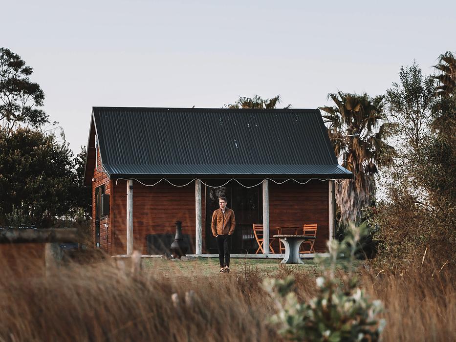 Cosy Coastal Hut at Pahoia Beach - Adventure by Jess in Whakamārama ...