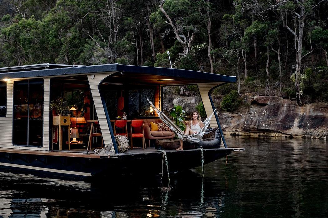 On Board "Oh Buoy" - Adventure by Jade in Berowra Waters, Sydney, NSW, AU | Riparide