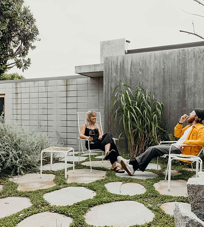 Designer Beach Studio - 3 min walk to the beach! - Suite for Rent in Mt ...