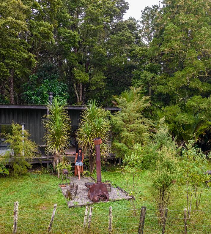 Private Bush Retreat - Cabin for Rent in Matakana, Auckland, NZ | Riparide